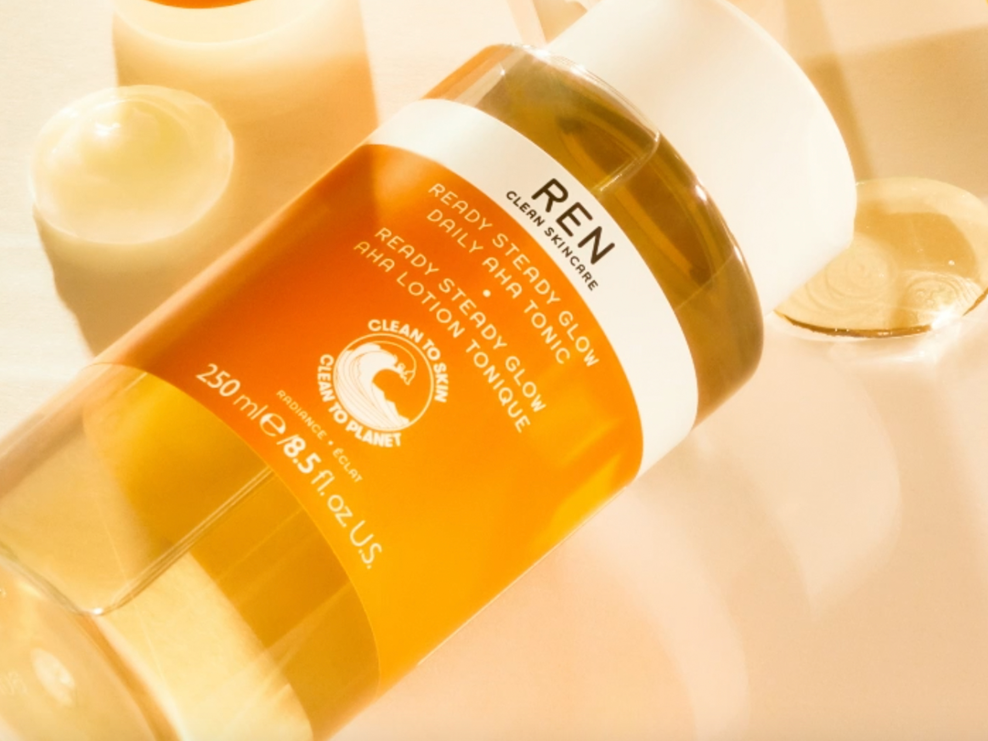 REN Ready Steady Glow Daily AHA Tonic, 250 ml - Toner - Farmasiet.no